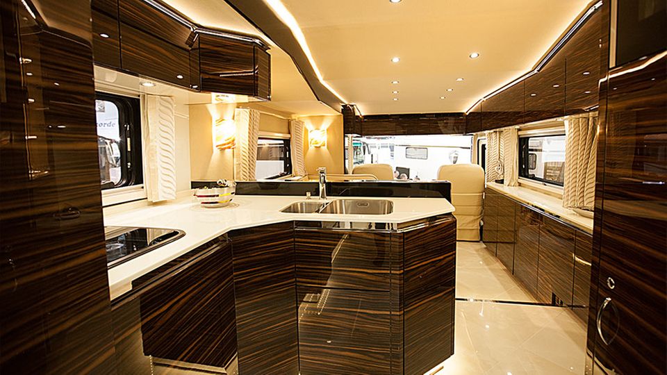 Wohnmobile in XXL - die absoluten Luxus-Villen auf Rädern | STERN.de