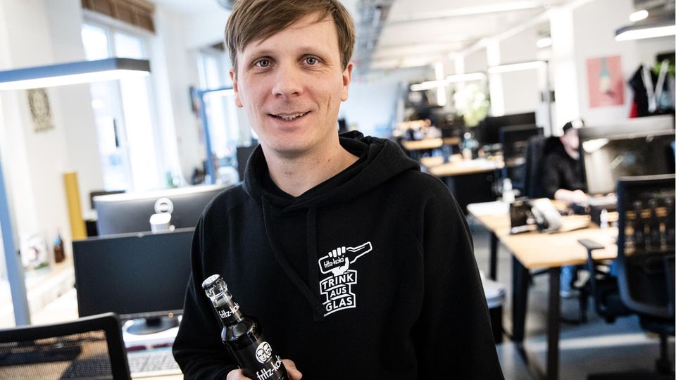 Fritz-Kola-Gründer spricht über Stress mit Corona und Coca-Cola | STERN.de