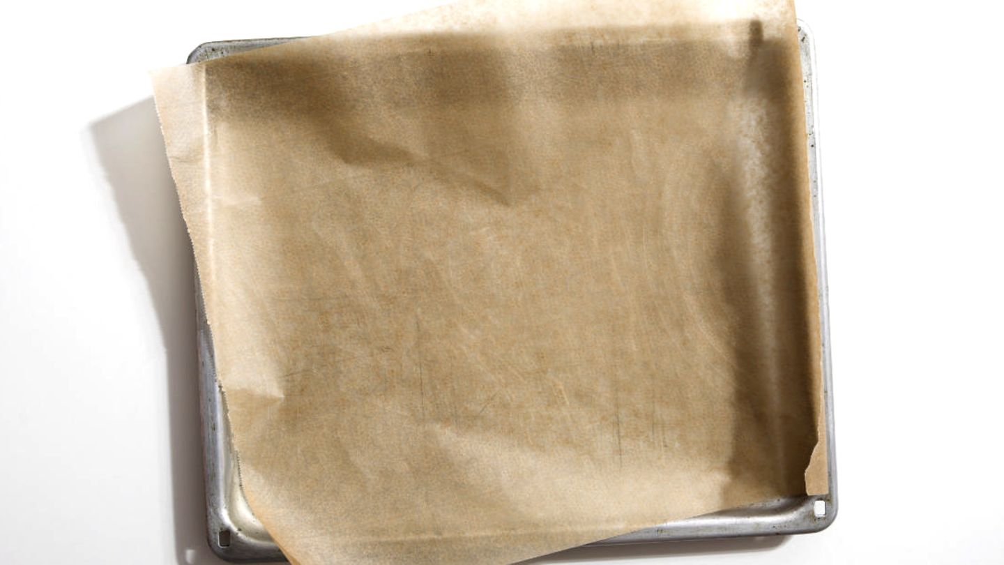 Backpapier Lifehack: So bekommt man es perfekt in die Form (Video ...