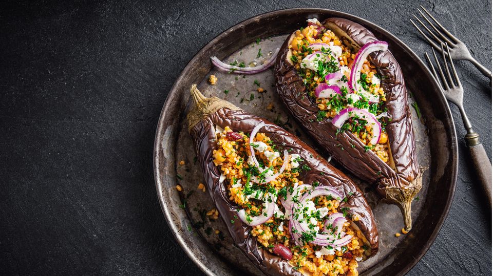 Rezept für gebackene Auberginen: In nur 30 Minuten fertig | STERN.de