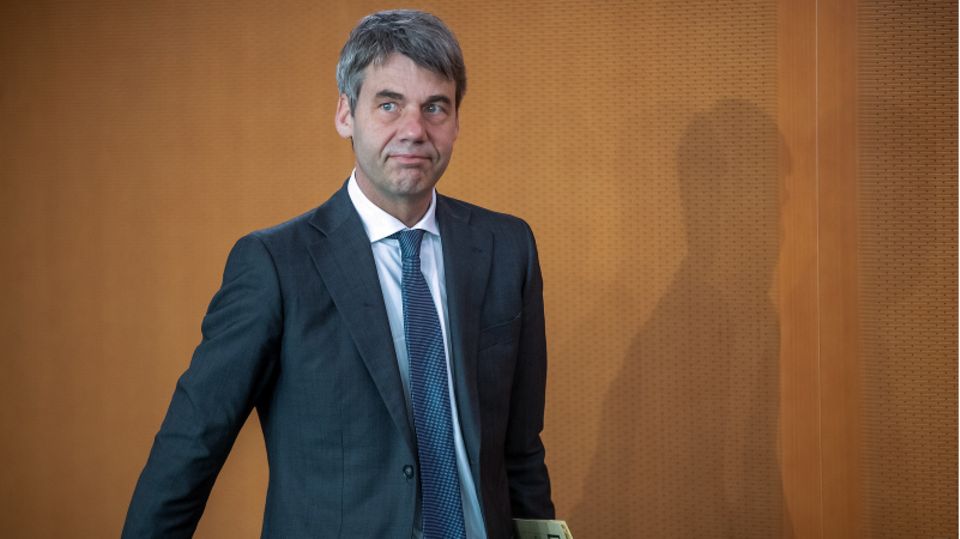 Jan Hecker: Deutscher Botschafter in China mit 54 Jahren verstorben ...