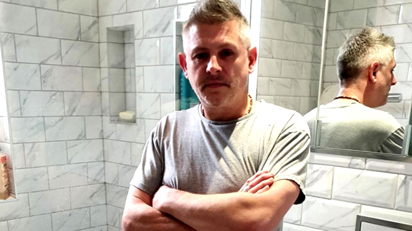 Viralvideo: Klempner singt während der Arbeit und wird zum Star | STERN.de