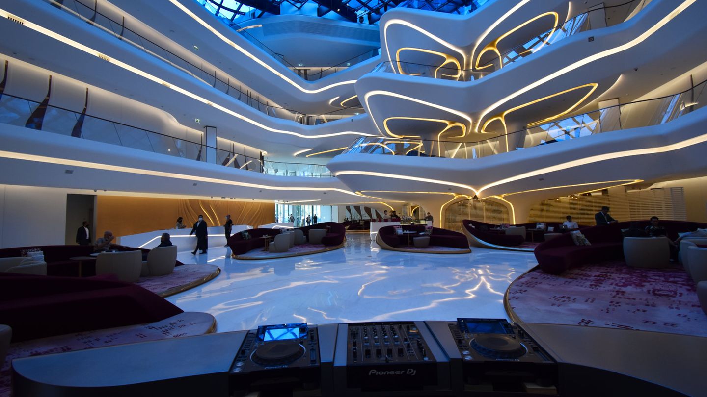 ME Dubai: So sieht das Luxushotel aus, das Zaha Hadid gestaltet hat ...