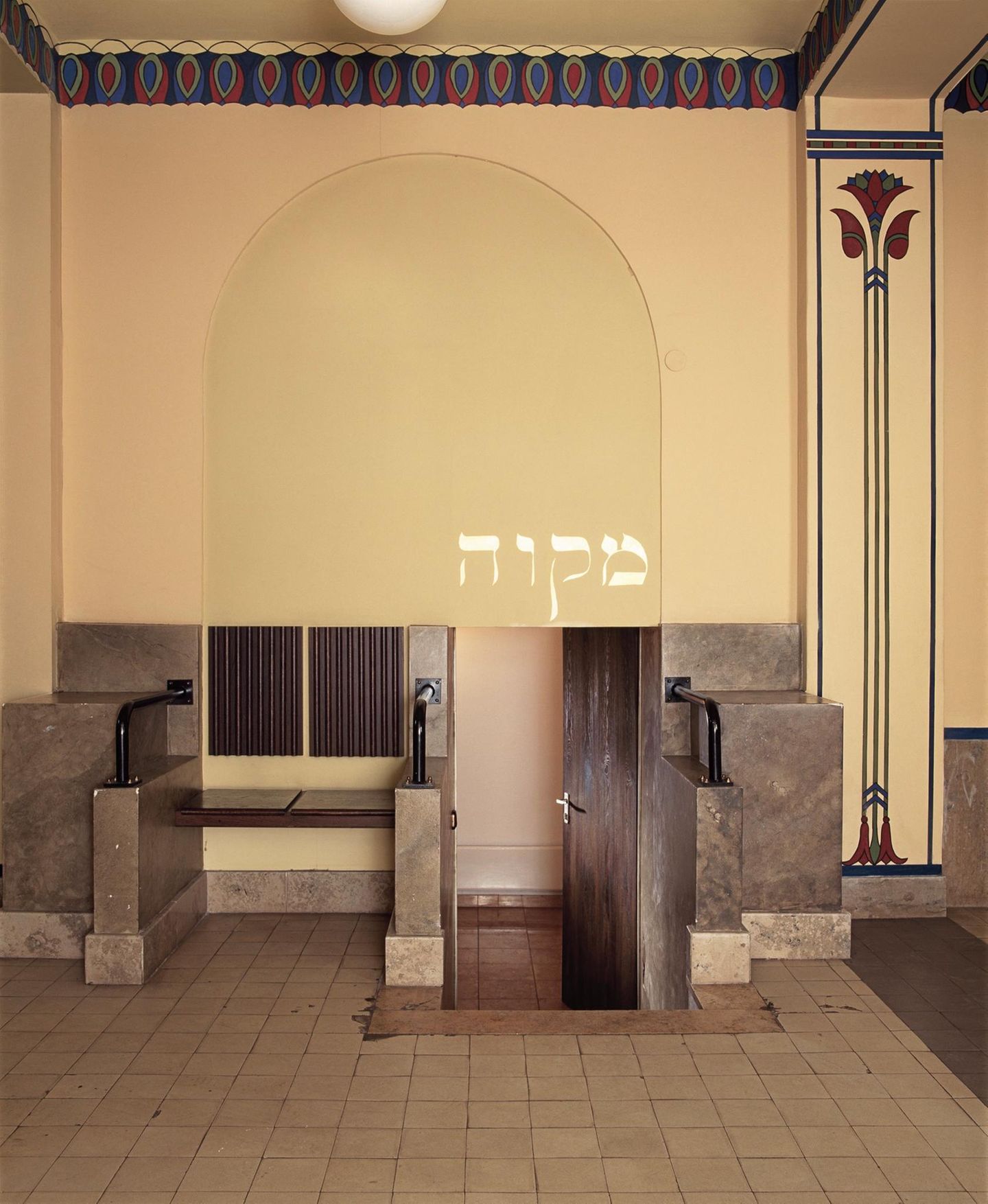 Mikwe - Fotografien jüdischer Tauchbäder aus neun Jahrhunderten | STERN.de