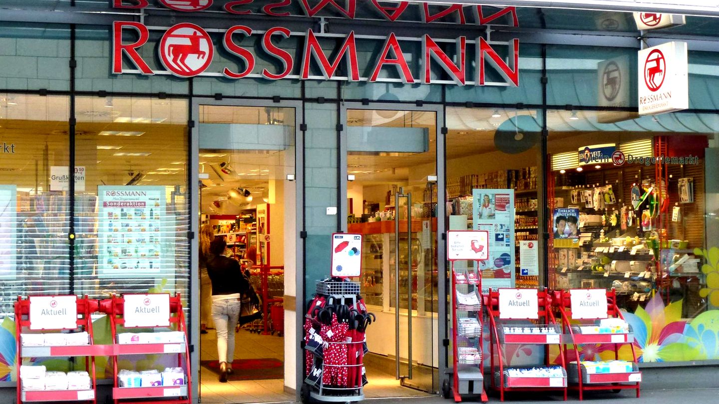 Eine dm-Mitarbeiterin bei Rossmann: "Mein ganz persönlicher Albtraum ...