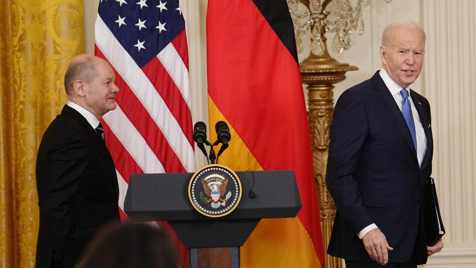 Der Kanzler in Washington: Olaf Scholz wird von Joe Biden vorgeführt | STERN.de