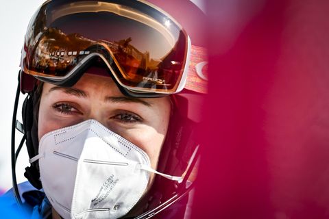 Mikaela Shiffrin erleidet bei Sturz heftige Stichwunde im Bauch | STERN.de