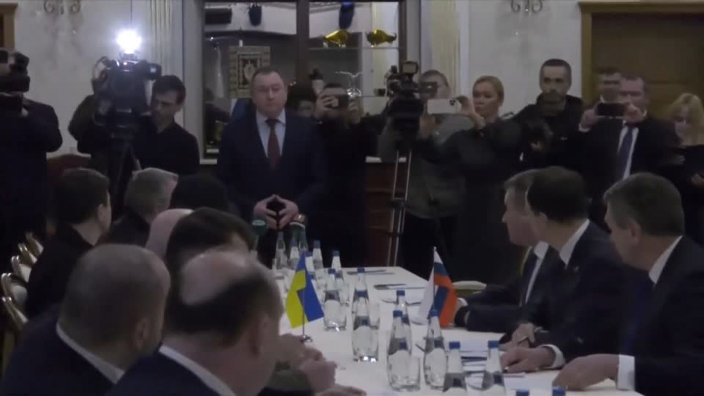 Video: Verhandlungen zwischen Russland und Ukraine begonnen | STERN.de