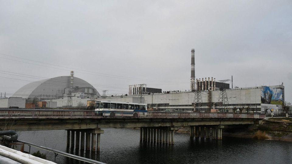 Liveblog Ukraine-Krieg: Atomenergiebehörde: Lage in Tschernobyl ...