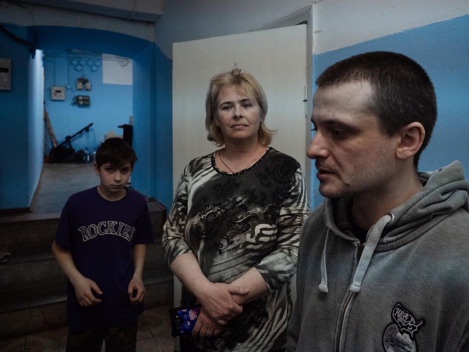 Zehntausende Menschen harren in Charkiw aus: unter der Erde, zwischen Gleisen, in Bunkern | STERN.de