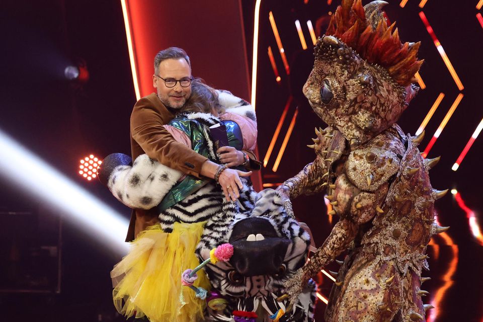 Das Zebra verliert seinen Kopf: Panne im Finale von "The Masked Singer ...