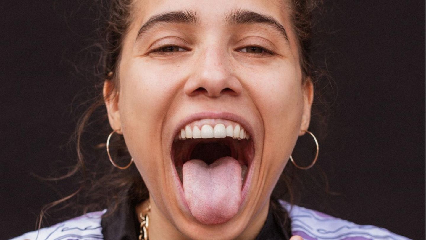 Pride Month Interview: Wikiriot über ihr Coming Out und Suizidversuche ...