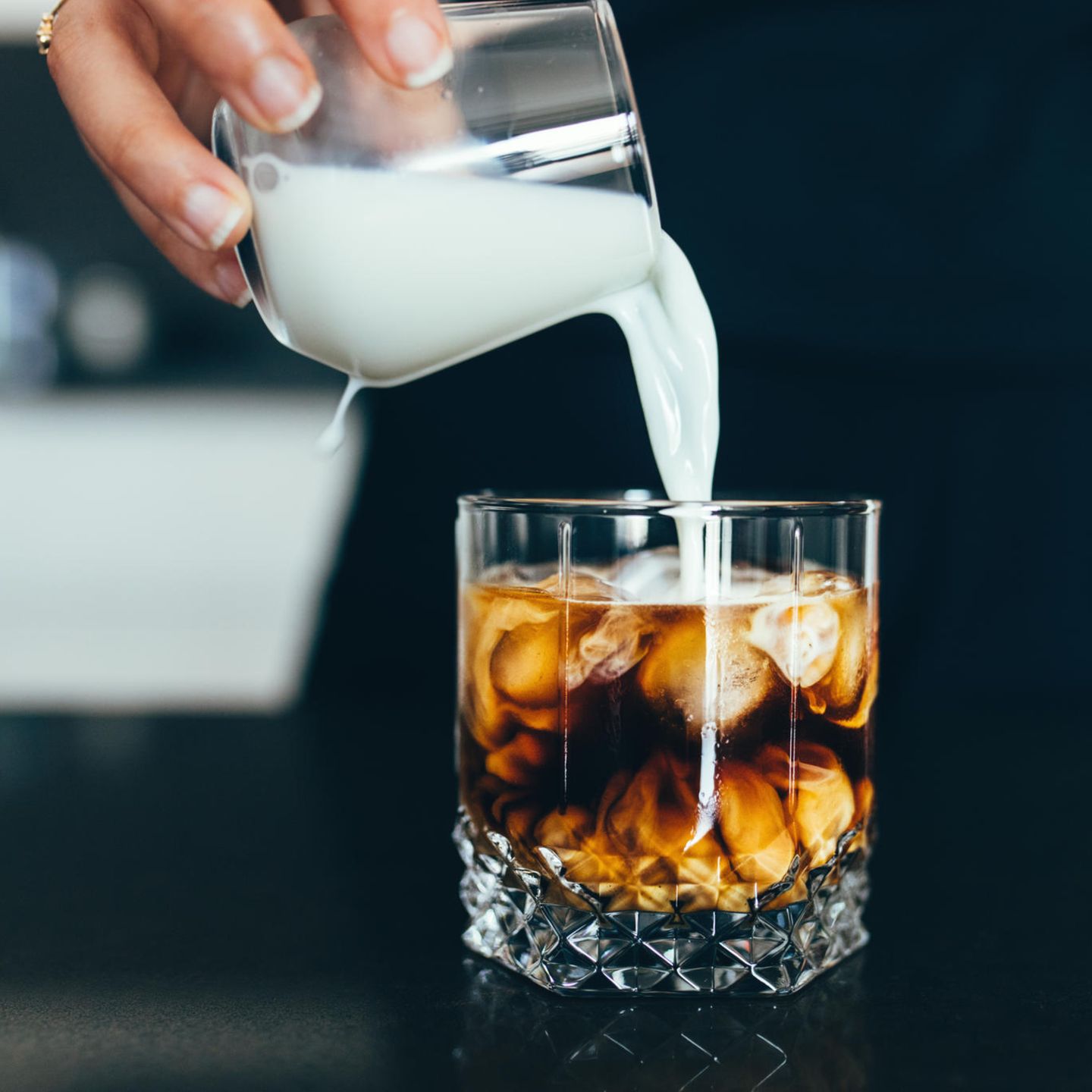 Banner Nabe Frustrierend cold brew kaffee mit milch Uganda Im Detail Text