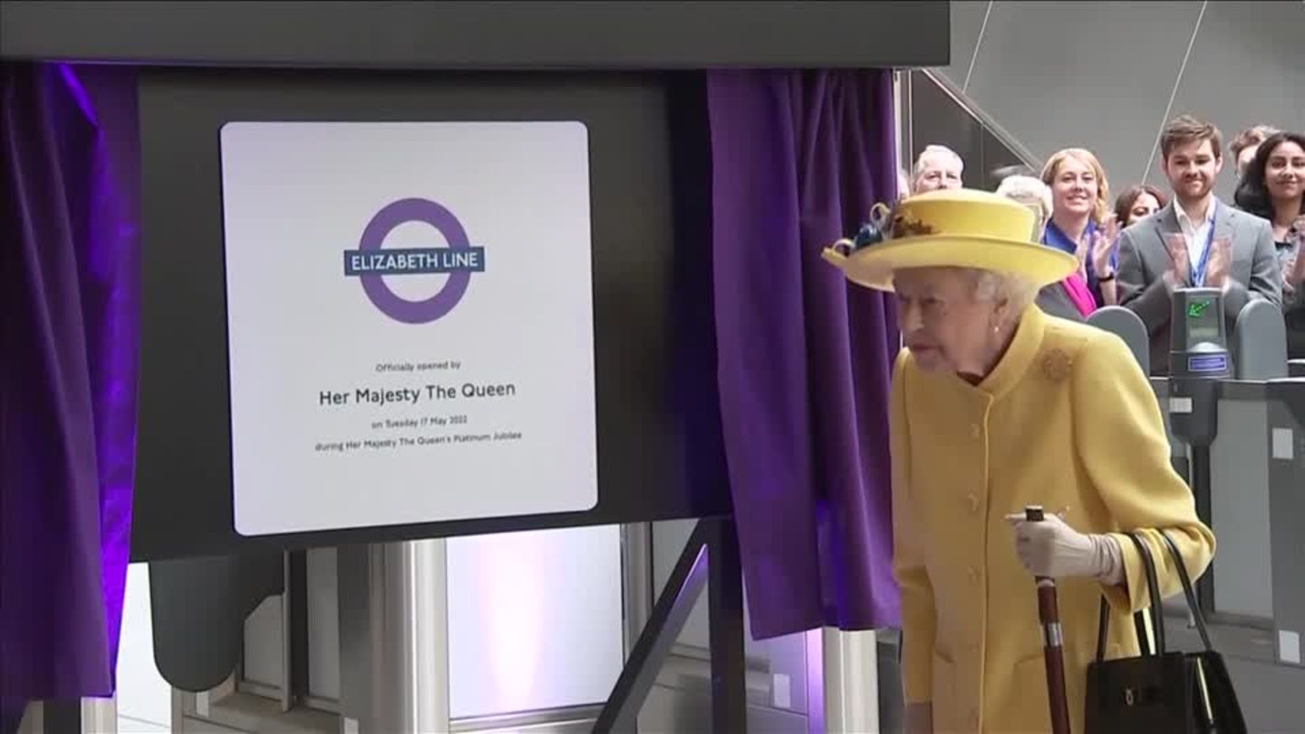Video: Elizabeth-Line: Queen eröffnet U-Bahn-Strecke in London | STERN.de