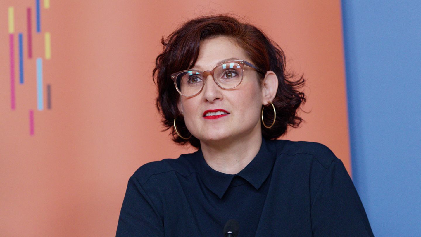 Vorerst Gezähmt: Ferda Atamans Auftritt als ...