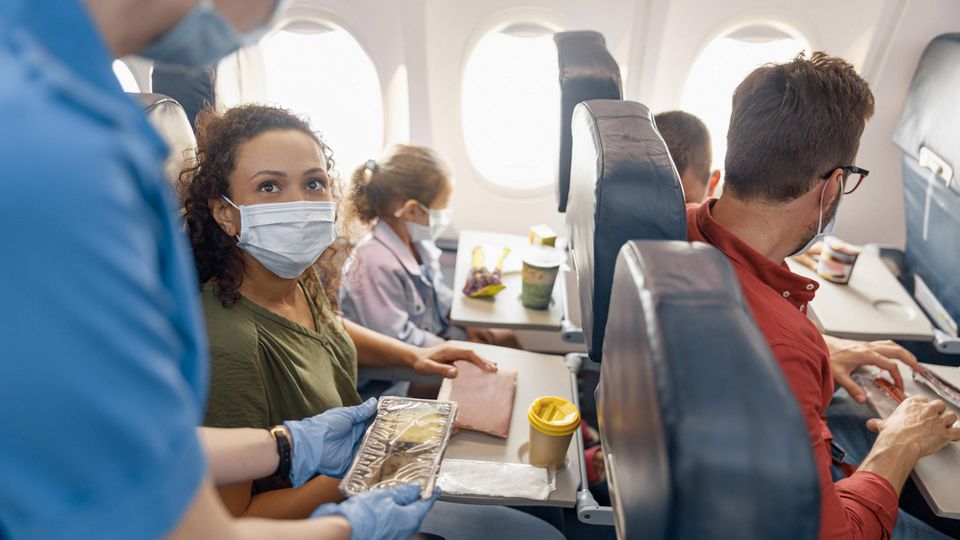 Maskenpflicht im Flugzeug? Das sind die Regeln im Ausland | STERN.de