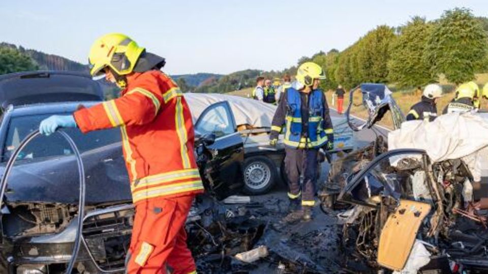 Verkehrsunfall-Bericht: Deutlich mehr tödliche Zusammenstöße in ...
