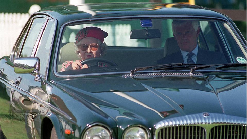 Autos der Queen: Die Staatskarossen von Elizabeth II. | STERN.de