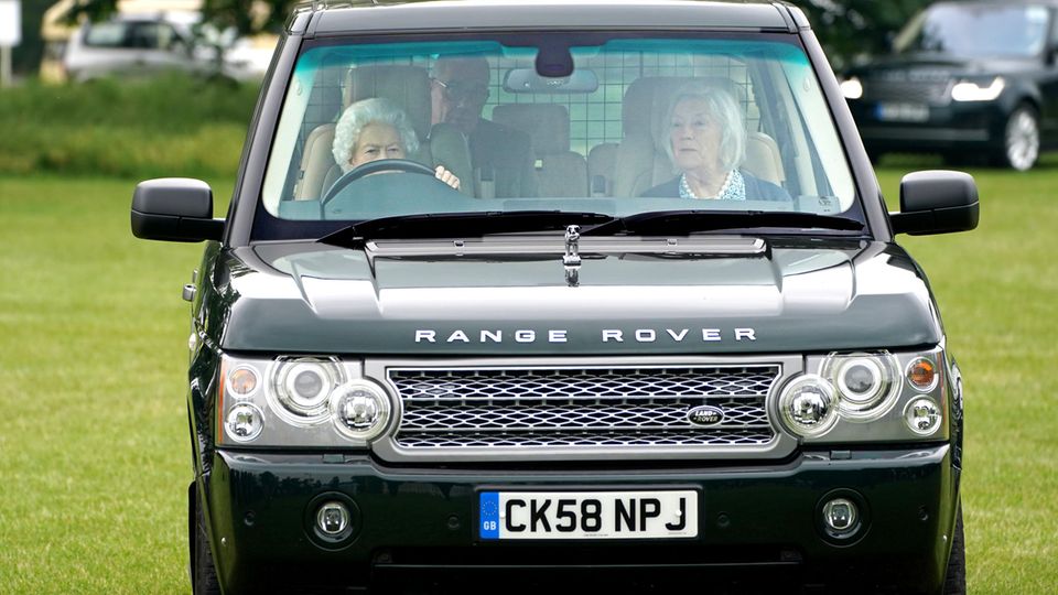 Autos der Queen: Die Staatskarossen von Elizabeth II. | STERN.de