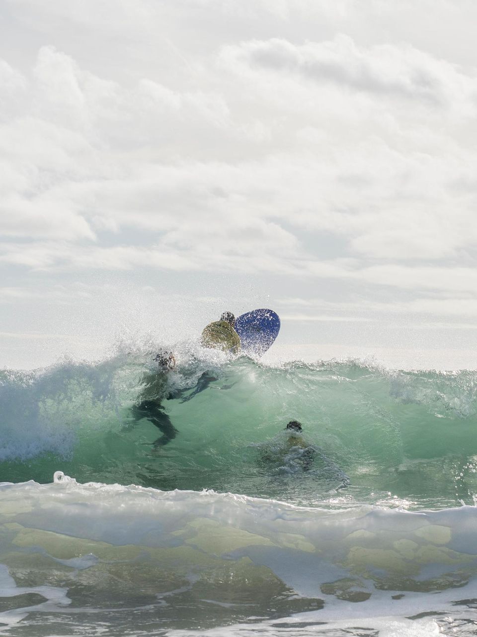 Diese Surfschule macht es möglich: Surfen für Menschen mit Behinderung ...