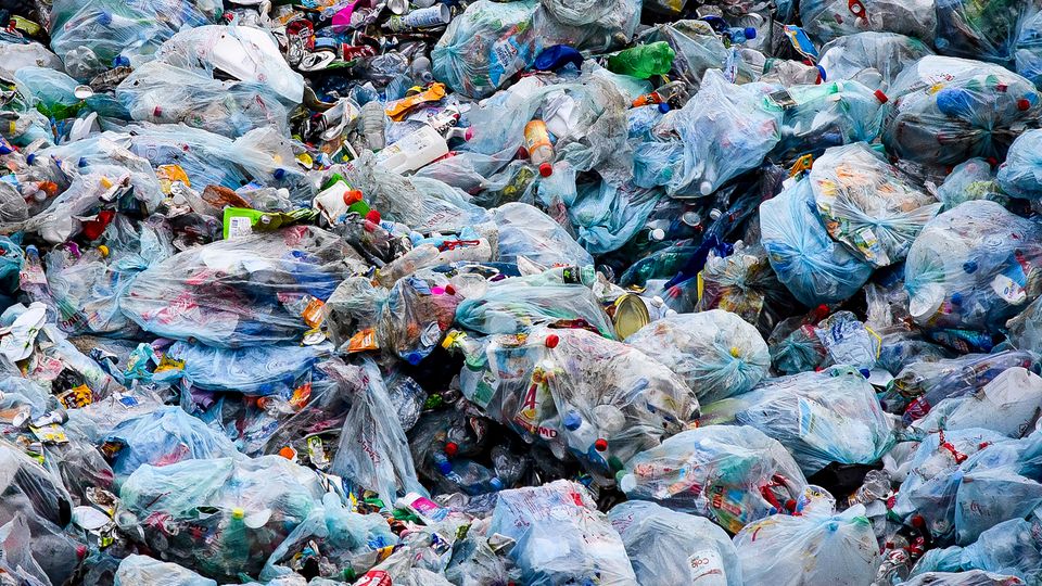 Plastikmüll: Was sich an unserer Wegwerfgesellschaft ändern muss | STERN.de