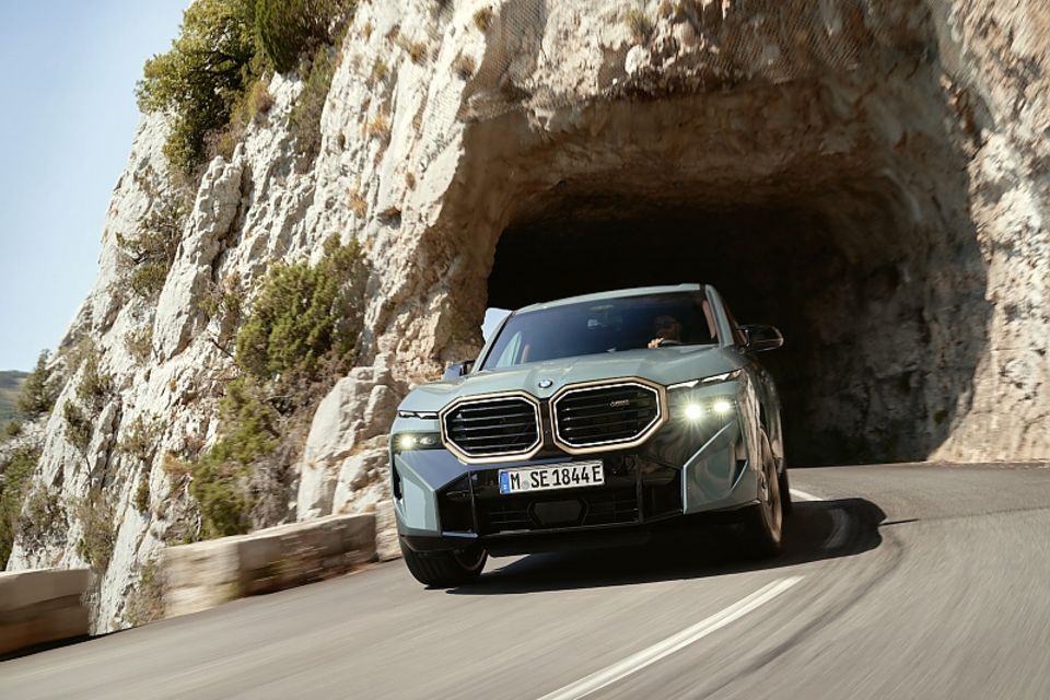 BMW stellt neuen Monster-SUV mit 5 Meter Länge und 750 PS vor | STERN.de