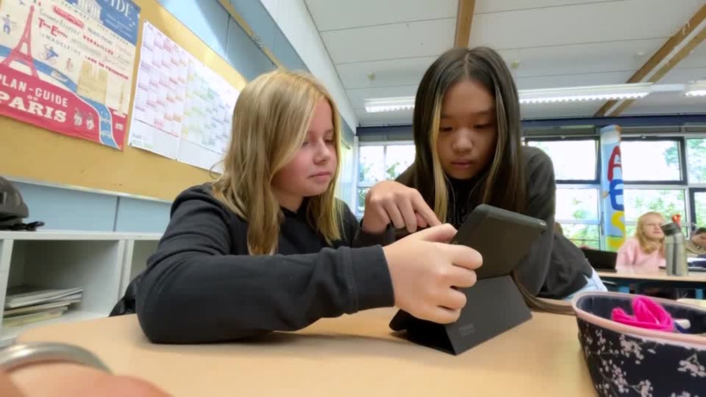 Video: "Digitale Welt" - Hessens Schüler testen neues Unterrichtsfach ...