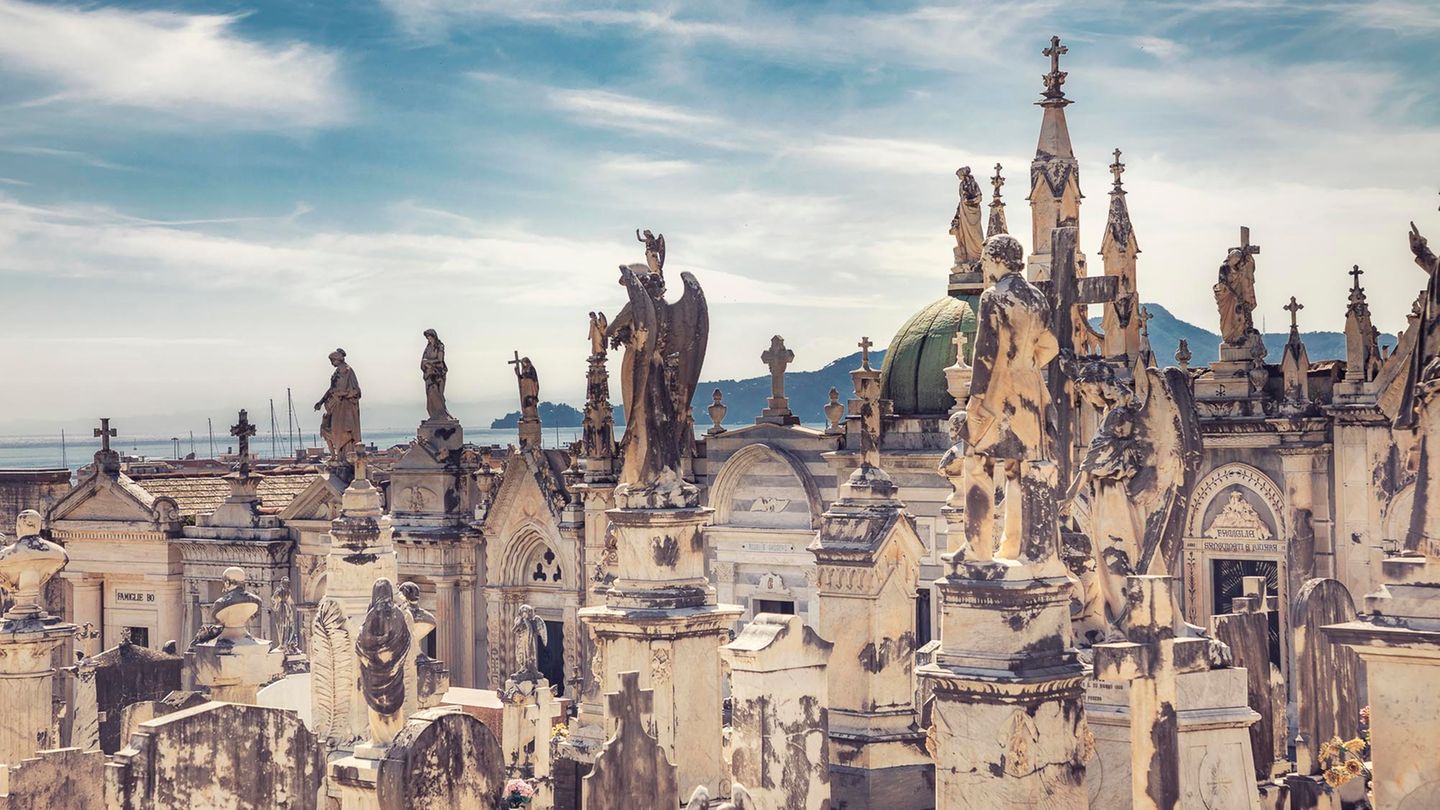 Memento – Sven Fennema fotografiert verwunschene Friedhöfe | STERN.de