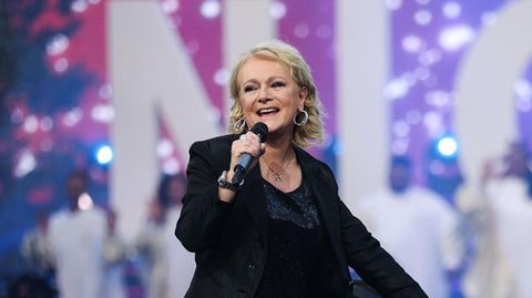 Schlagerstar Nicole singt "Ein bisschen Frieden" jetzt auf Russisch ...