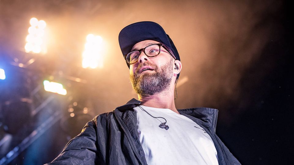 Mark Forster zeigt sich für neue Single ohne seine Mütze | STERN.de