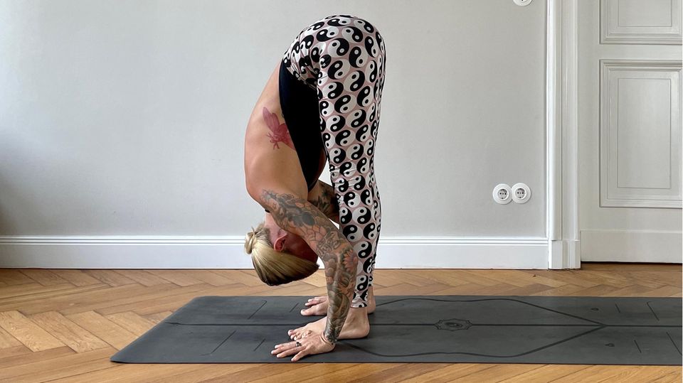 Die besten Yoga-Posen für Anfänger – mit Variationen für jedes Level ...