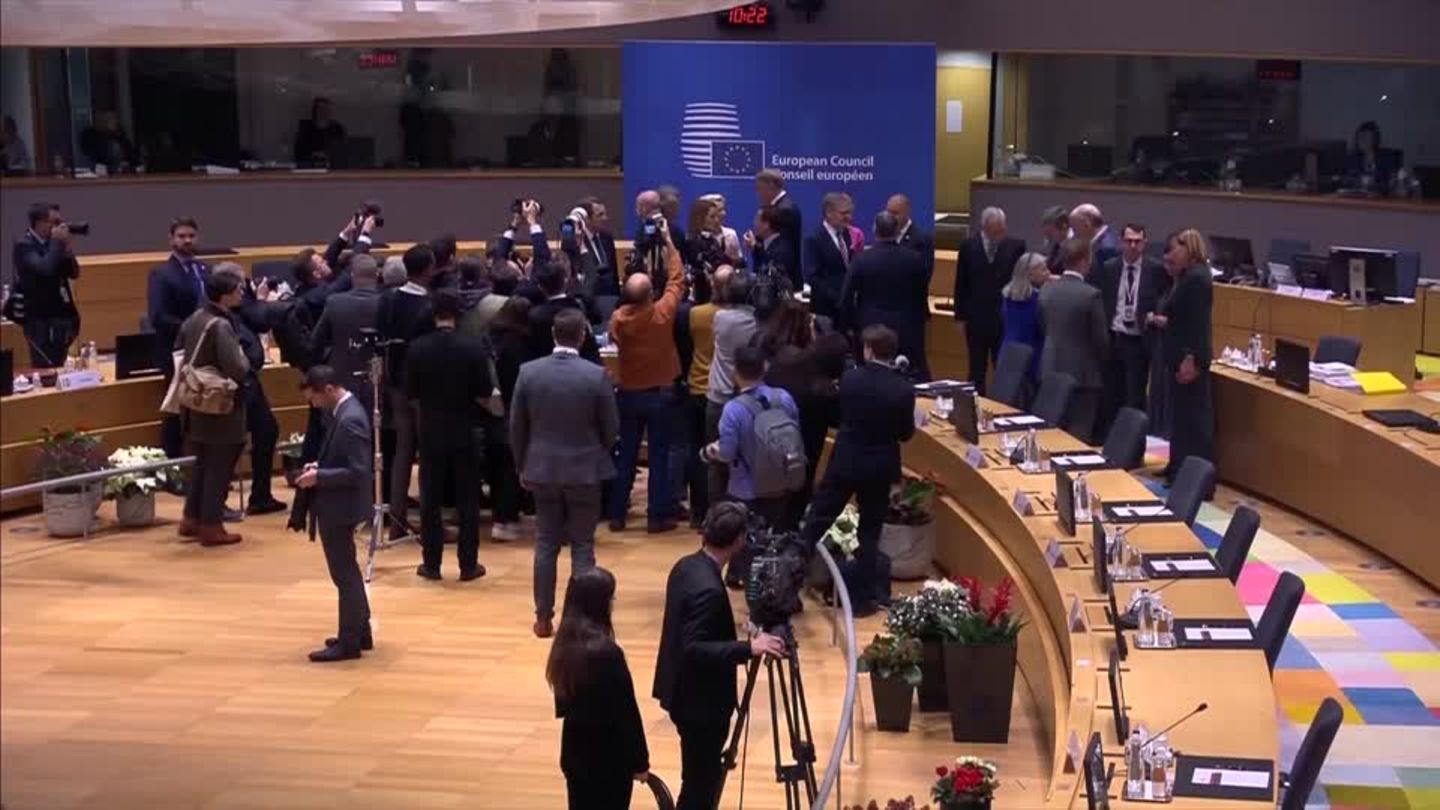 Video: EU beschließt Sanktionen gegen Russland und Hilfen für Ukraine | STERN.de