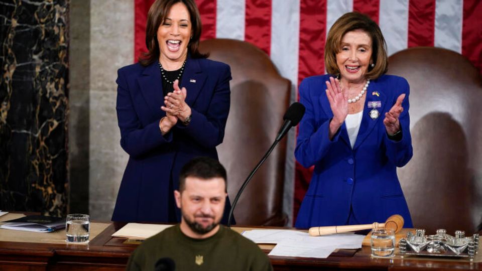 Selenskyjs USA-Besuch in Bildern: Tosender Applaus und viele Geschenke | STERN.de