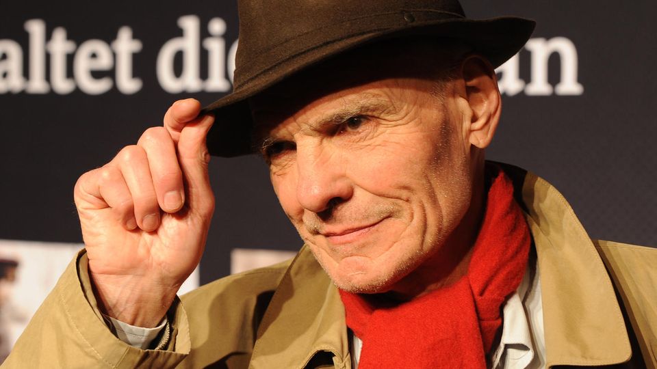 Hans Peter Hallwachs: Schauspieler stirbt mit 84 Jahren | STERN.de