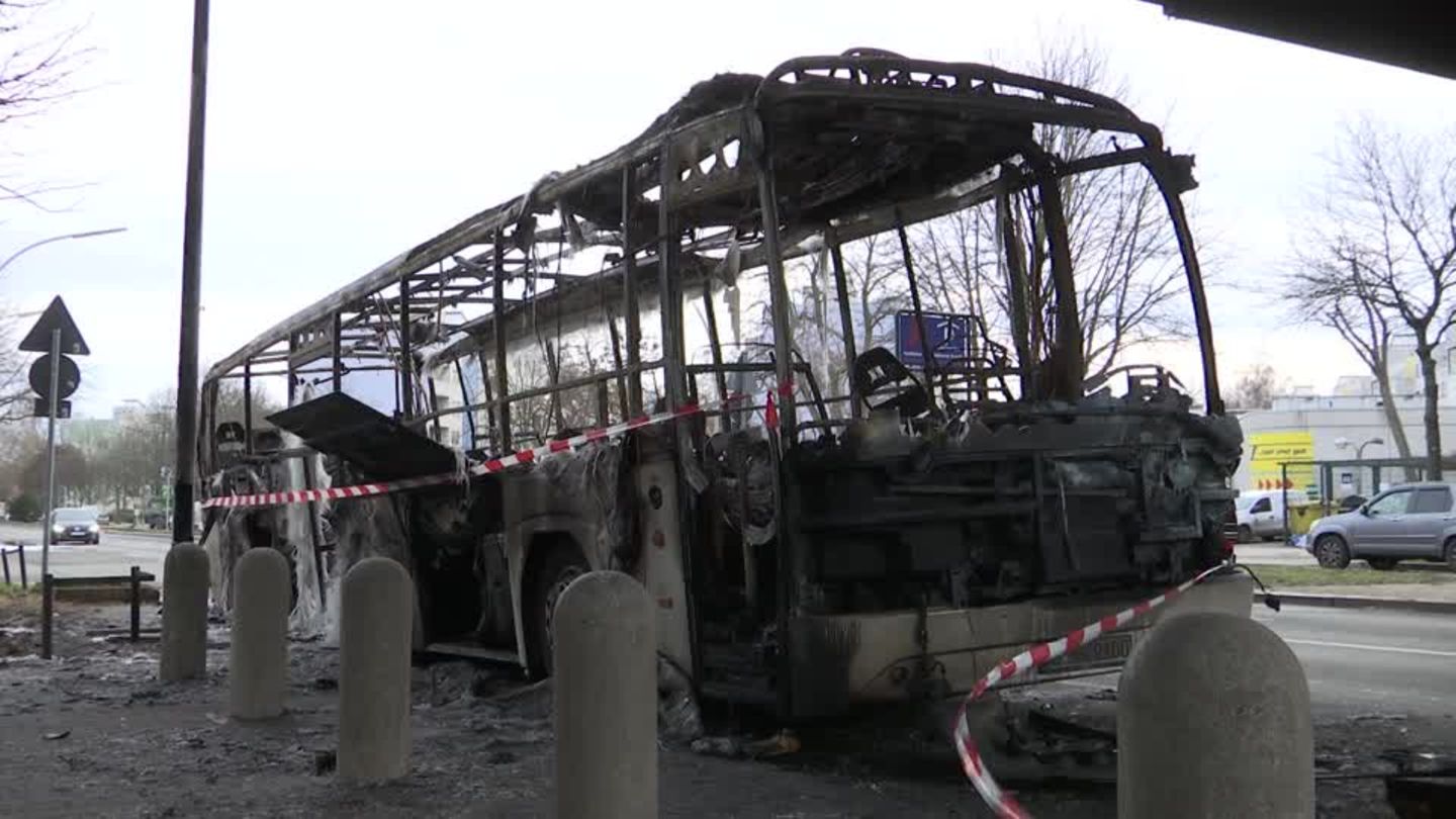 Video: Berliner Polizei: "Wir sind entsetzt und entrüstet", Bilanz der ...