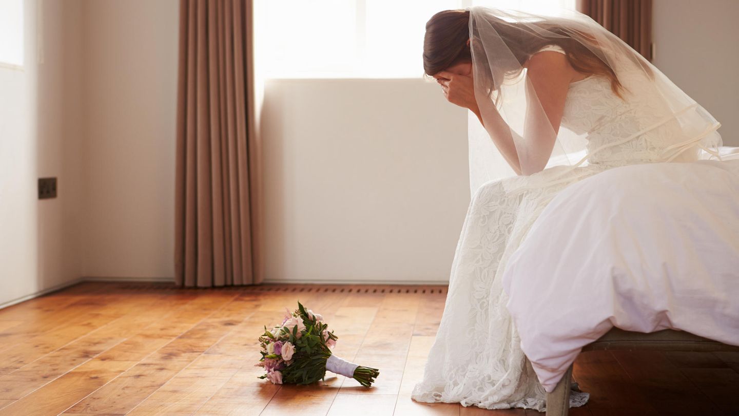 Flug gestrichen – Braut verpasst ihre eigene Hochzeit | STERN.de