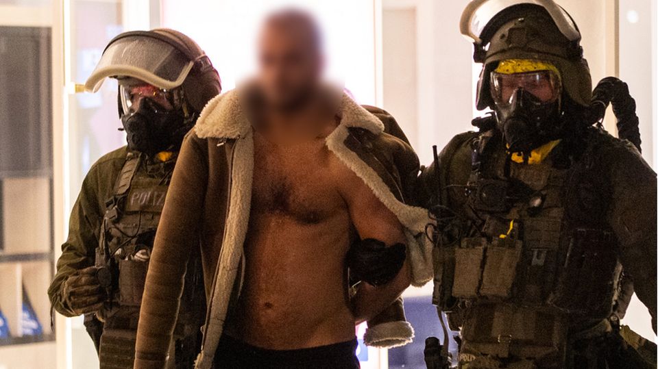 Castrop-Rauxel: Haftbefehle nach Anti-Terror-Einsatz beantragt | STERN.de Castrop-Rauxel: Haftbefehle nach Anti-Terror-Einsatz beantragt | STERN.de