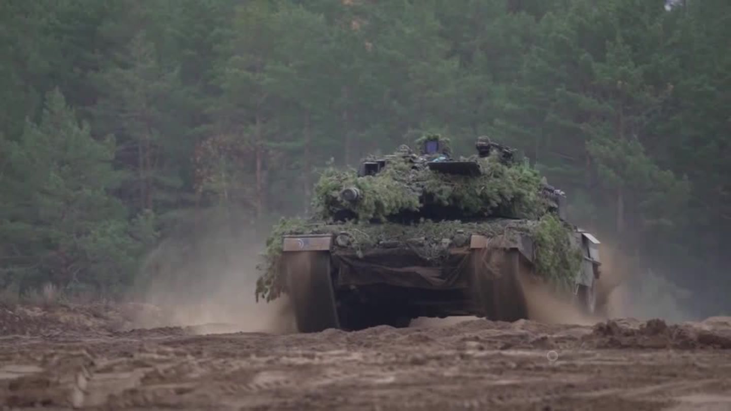 Video: Polens Präsident will Leopard-Panzer in der Ukraine schicken ...