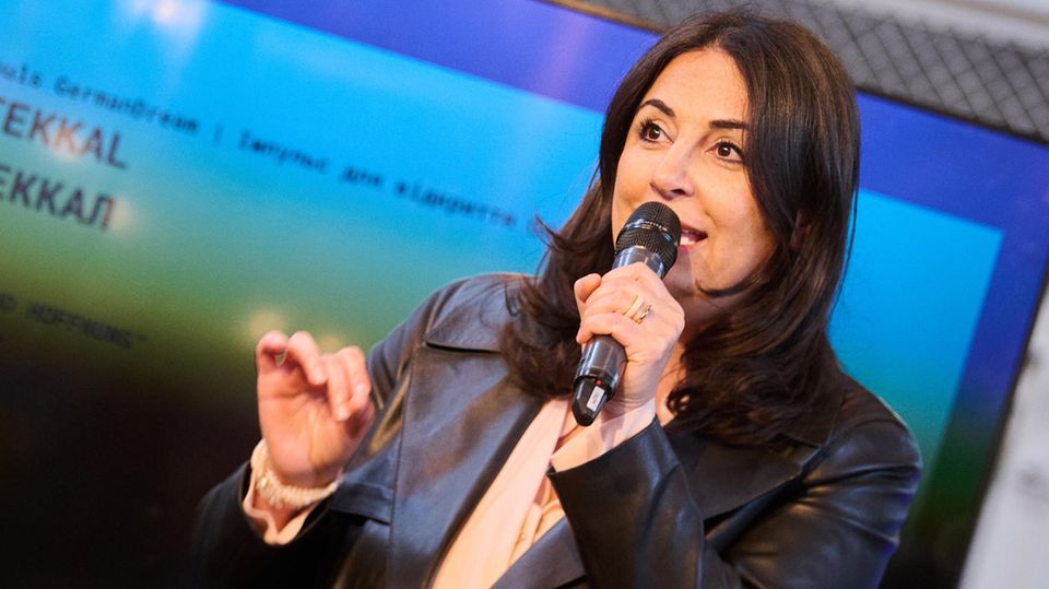 Genozid an Jesiden: Düzen Tekkal über die Anerkennung im Bundestag ...