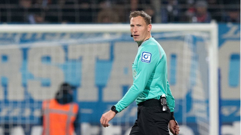 Fußball-Bundesliga: Das machen die Schiedsrichter im Hauptberuf | STERN.de