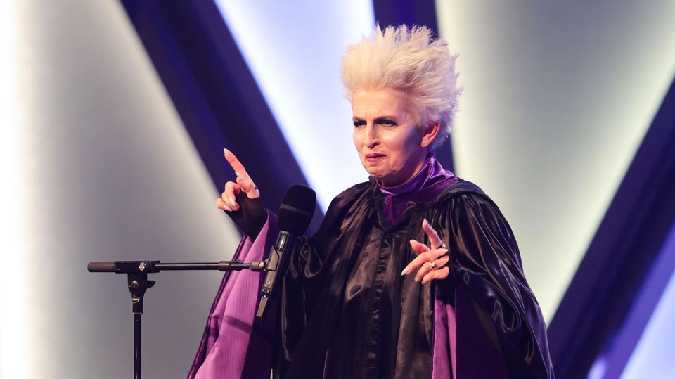 Nach Karnevalsrede: CDU fordert Entschuldigung von Strack-Zimmermann ...