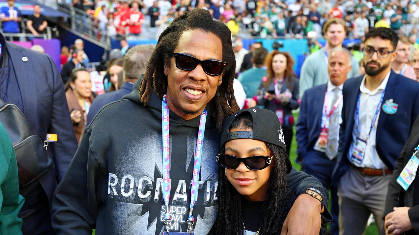 Super Bowl 2023: Von Cara Delevingne bis Jay-Z: Diese Promis fieberten ...