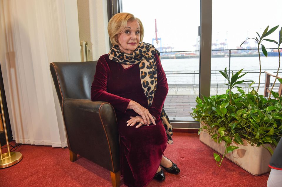 Nadja Tiller: Sie war das Mädchen Rosemarie - ihr Leben, ihre Filme | STERN.de