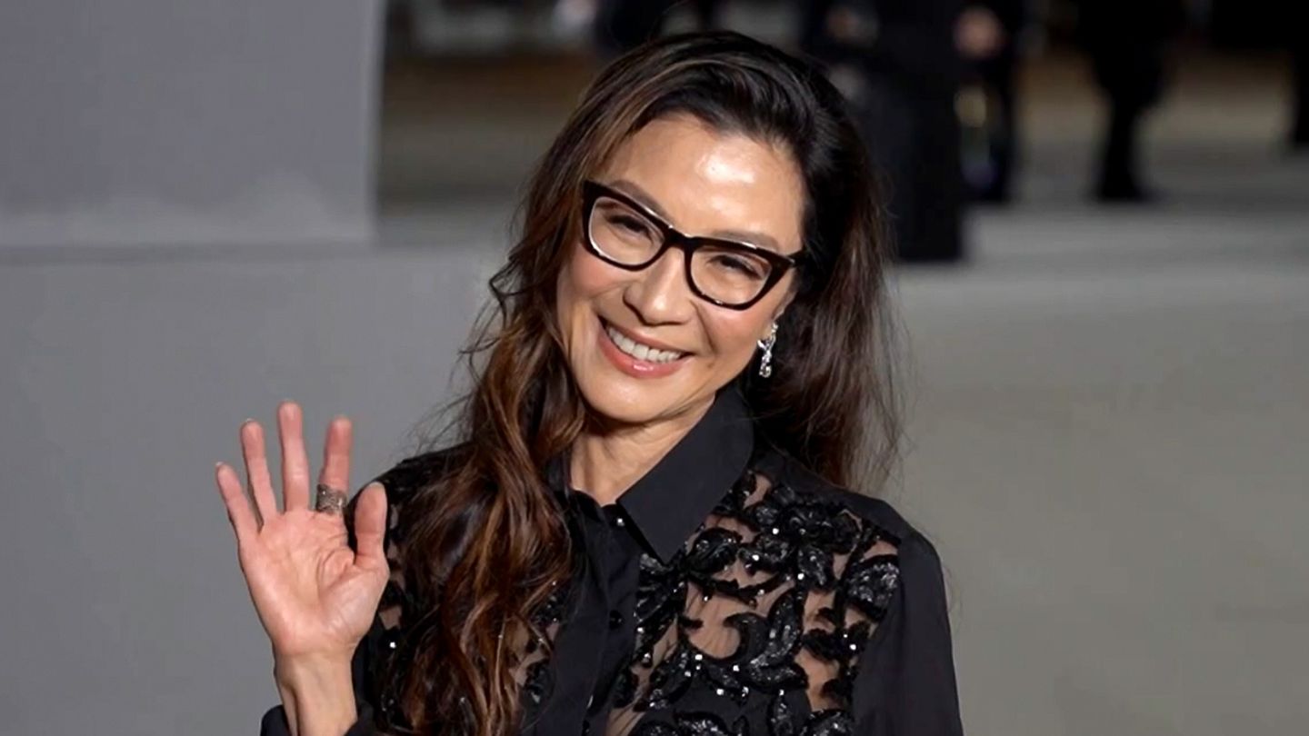 Durchbruch mit 007-Film: Fünf Fakten zu Oscar-Gewinnerin Michelle Yeoh ...
