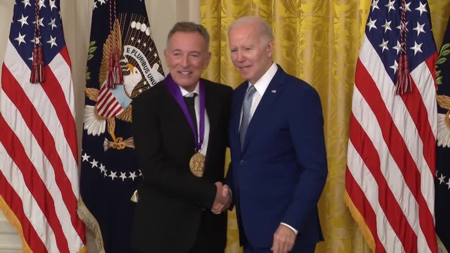 Video: Biden ehrt Springsteen | STERN.de