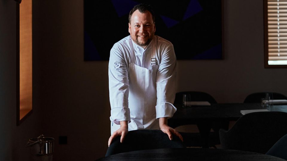 Michelin-Sterne 2023: Jan Hartwig erhält drei Sterne aus dem Stand ...