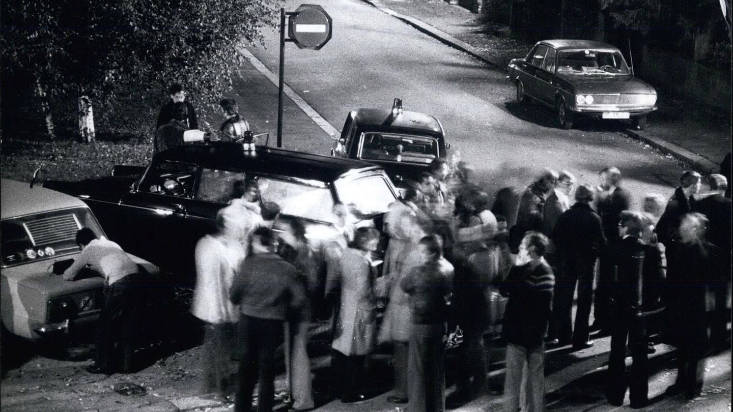 RAF vor 25 Jahren aufgelöst: Drei Jahrzehnte des Terrors in Bildern ...