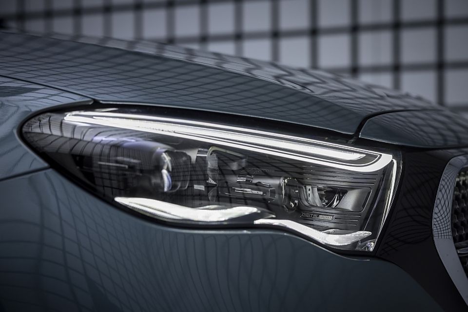 Weltpremiere bei Mercedes: Die E-Klasse erscheint zum letzten Mal als Verbrenner | STERN.de