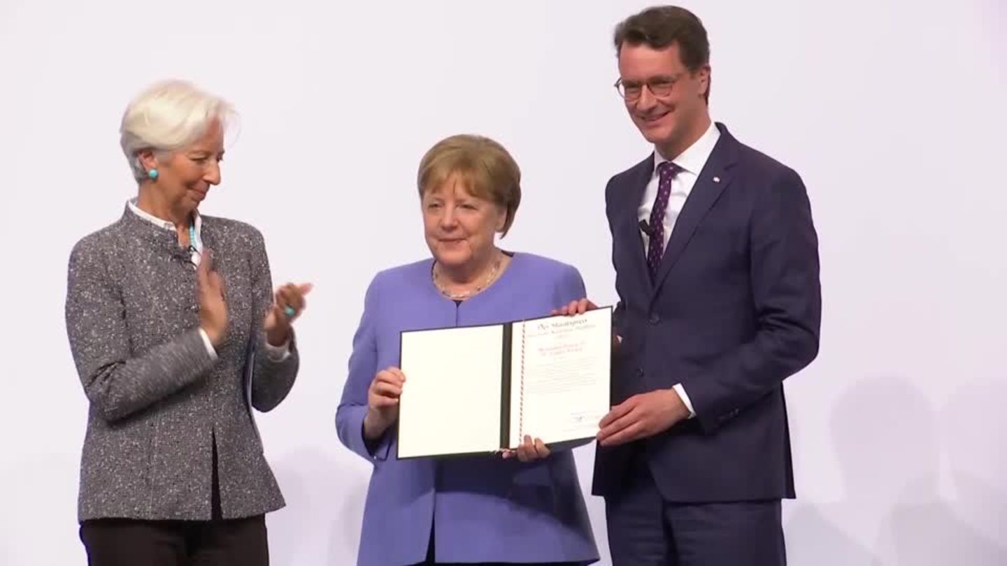 Video: NRW-Staatspreis für Angela Merkel: "Haben uns zusammengerauft ...