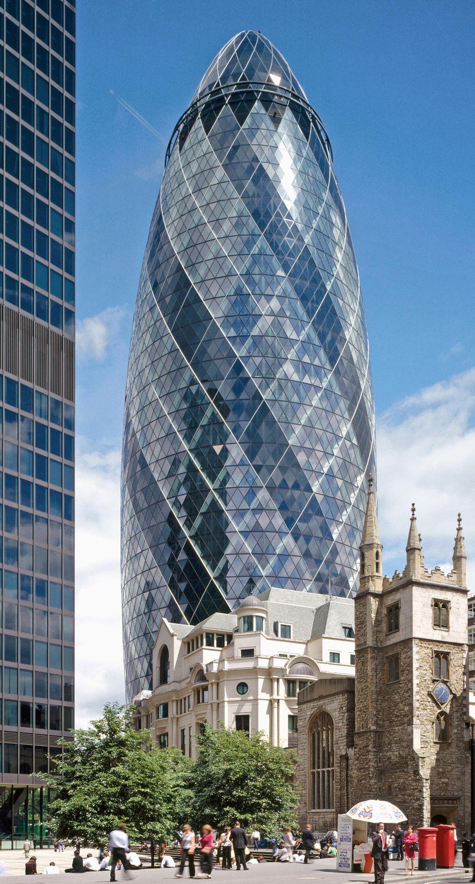 Norman Foster: Bildband zeigt beeindruckende Bauten des Star ...